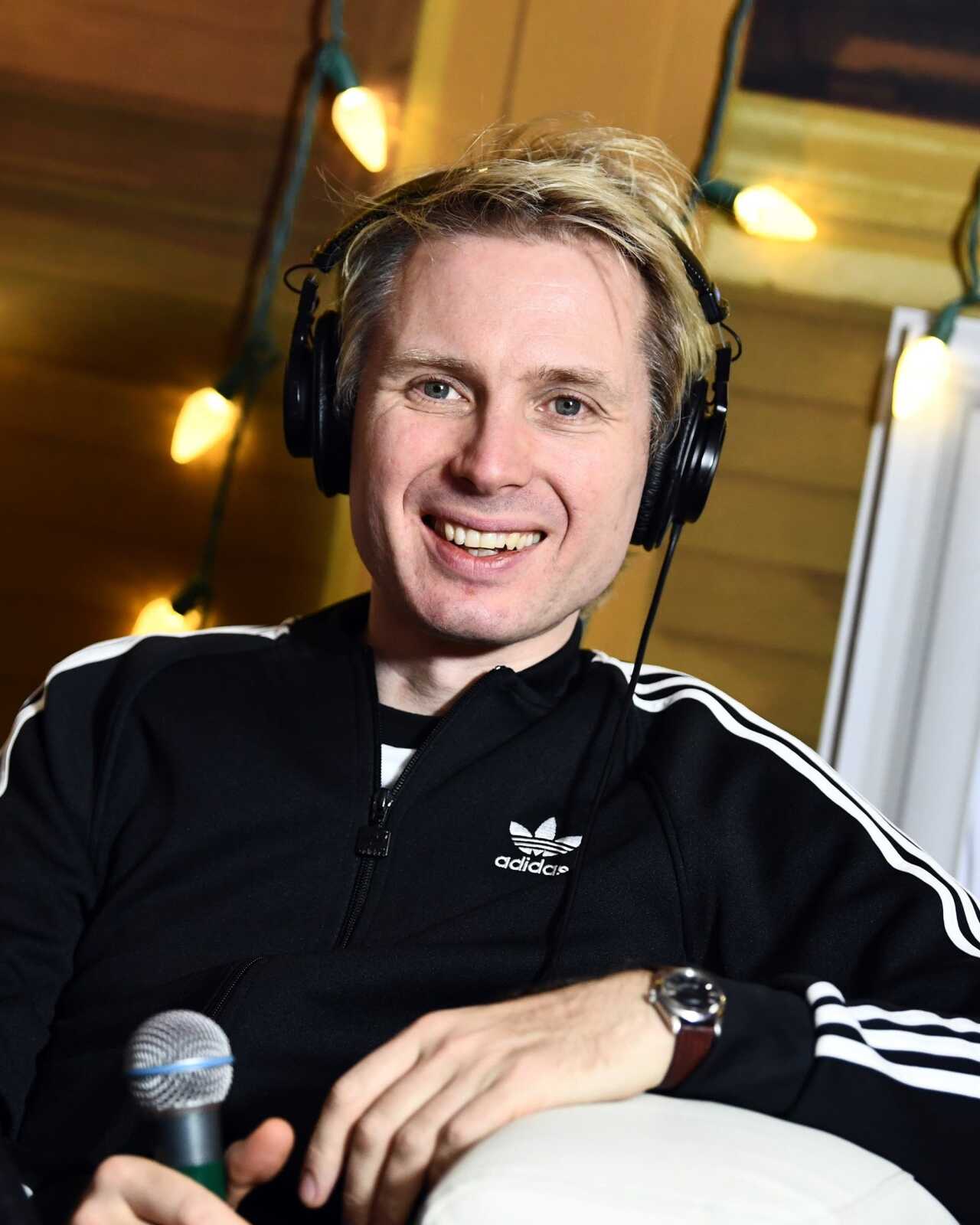 Alex Kapranos Wallpapers (18 images) - WallpaperCat