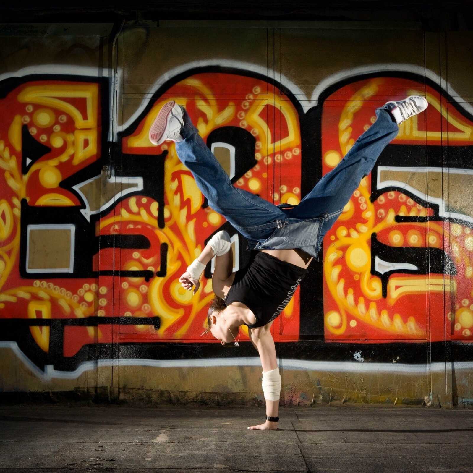 Breakdancing Wallpapers (36 images) - WallpaperCat