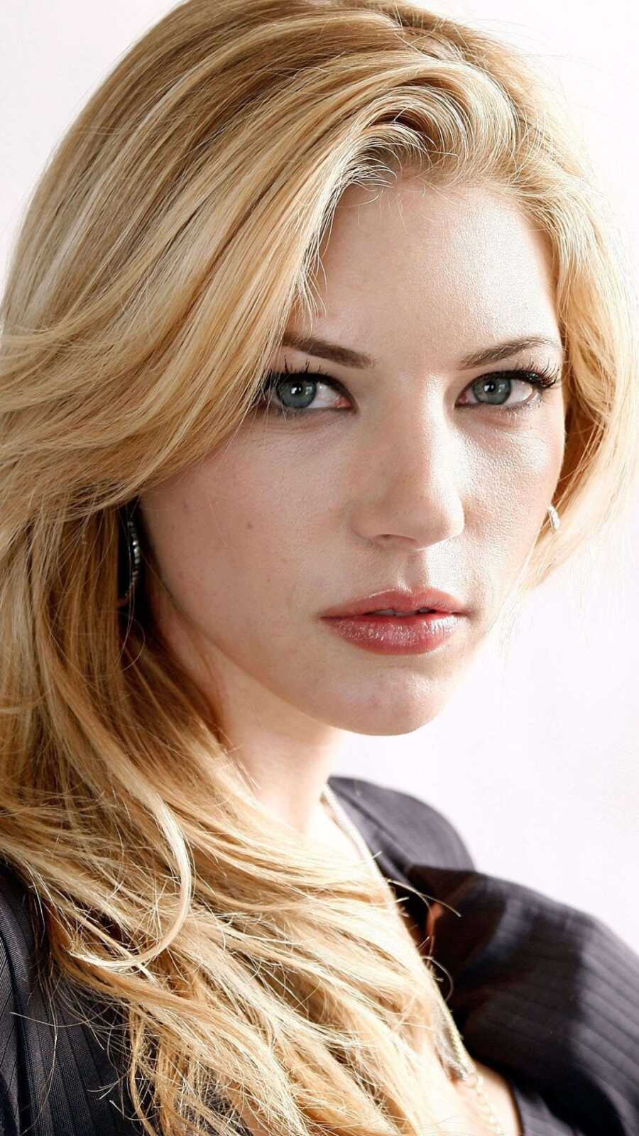 Katheryn Winnick Wallpapers (40 images) - WallpaperCat