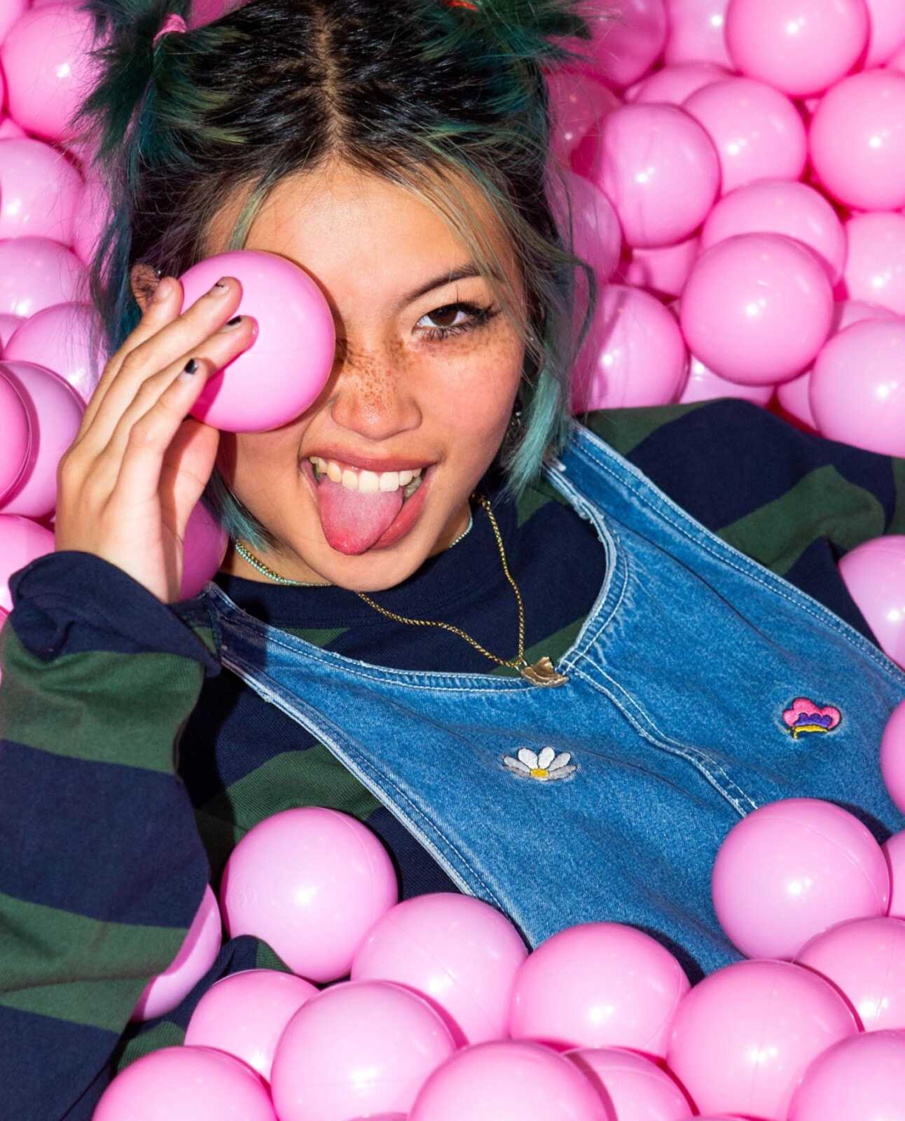 Beabadoobee Wallpapers (24 images) - WallpaperCat