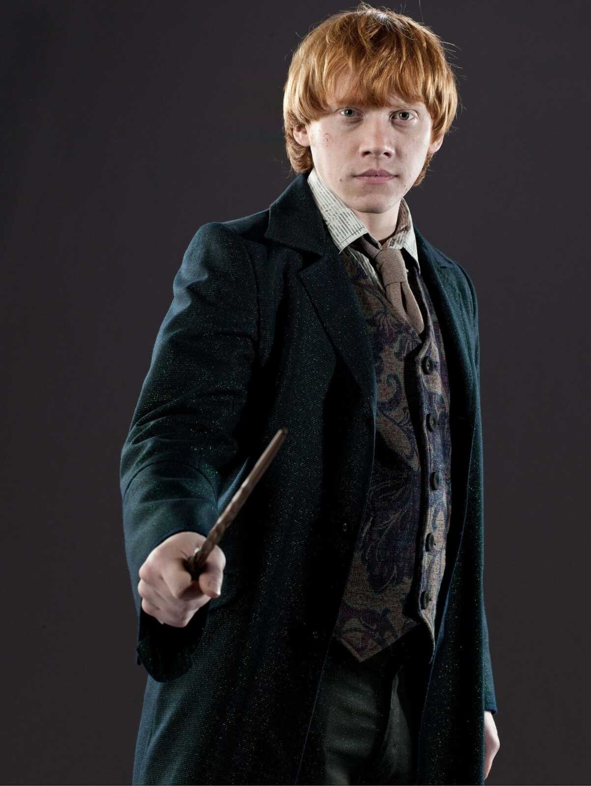 Ron Weasley Wallpapers (11 images) - WallpaperCat