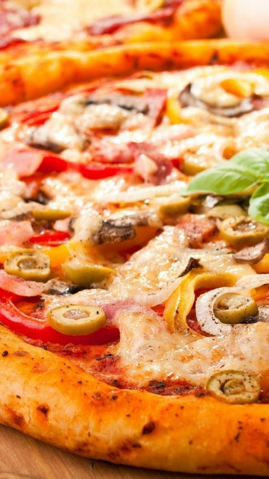 Pizza Wallpapers (64 images) - WallpaperCat