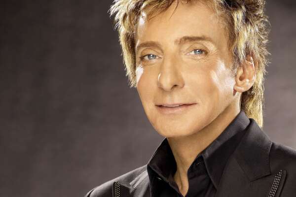 Mae Muller Wallpapers (24 images) - WallpaperCat